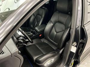 Grey Porsche Macan 2017 in Vilnius, with an engine capacity of 1.98 L and mileage of 174 thousand km for 22900 €, photo 7 on AUTOMOTO.COM.LV