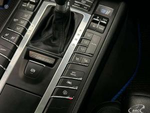 Grey Porsche Macan 2017 in Vilnius, with an engine capacity of 1.98 L and mileage of 174 thousand km for 22900 €, photo 20 on AUTOMOTO.COM.LV