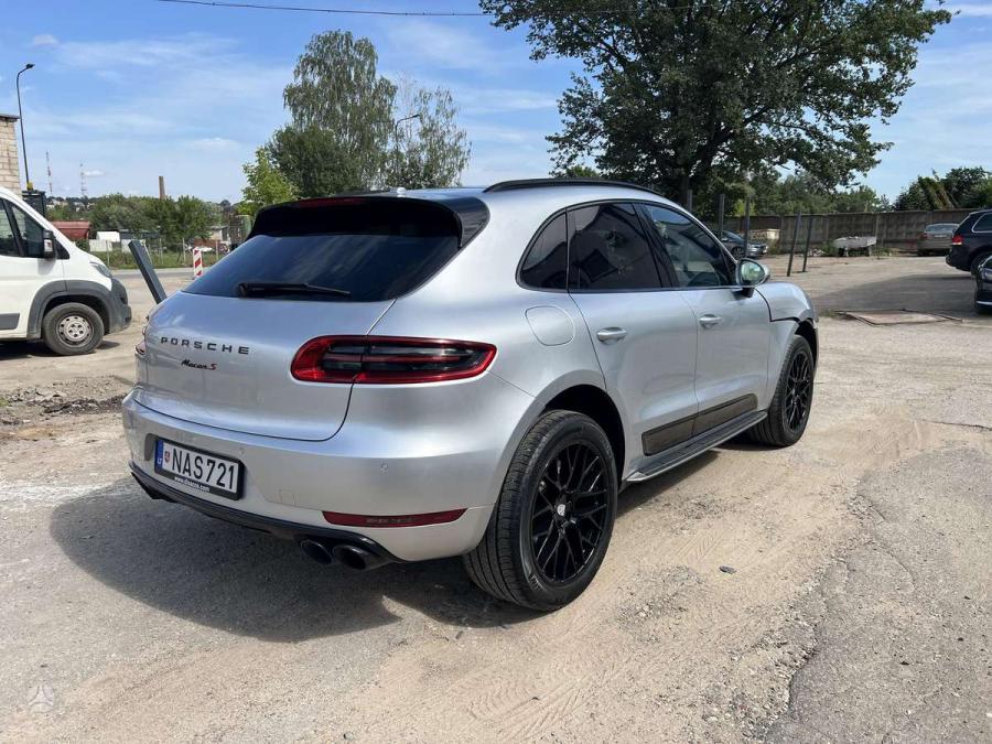Pelēks Porsche Macan 2017 Kauņa, ar dzinēja tilpumu 3.00 L un nobraukumu 149 tūkst. km par 9900 €, foto 4 vietnē AUTOMOTO.COM.LV