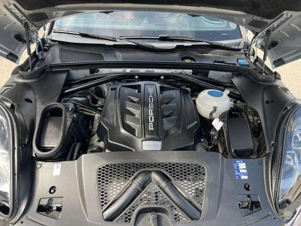 Pelēks Porsche Macan 2017 Kauņa, ar dzinēja tilpumu 3.00 L un nobraukumu 149 tūkst. km par 9900 €, foto 9 vietnē AUTOMOTO.COM.LV