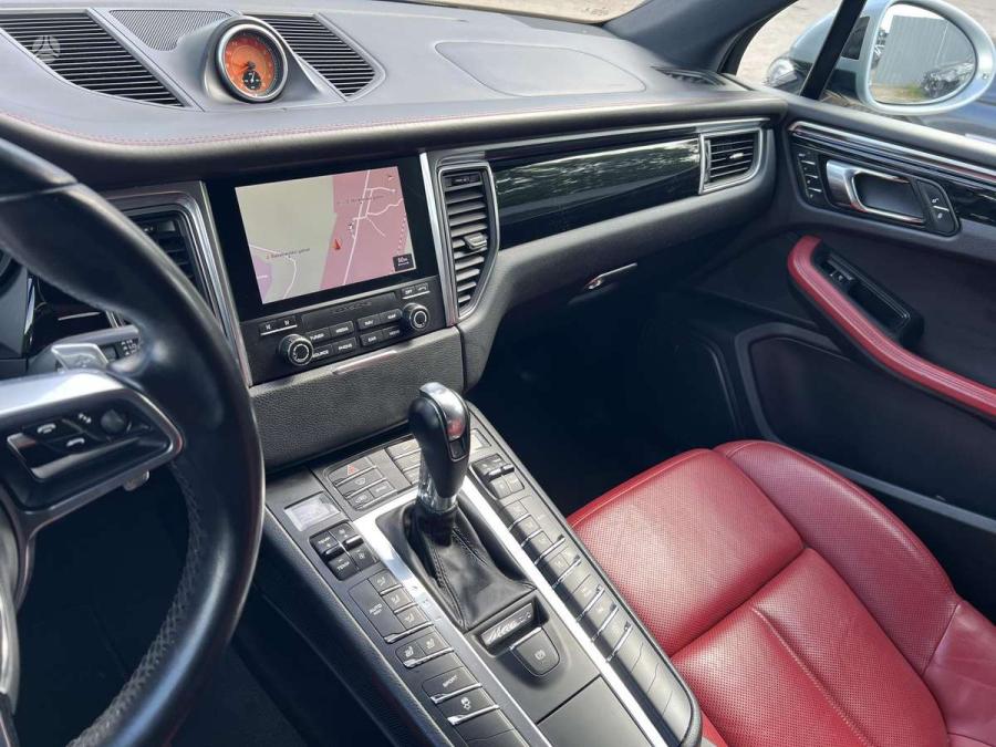 Pelēks Porsche Macan 2017 Kauņa, ar dzinēja tilpumu 3.00 L un nobraukumu 149 tūkst. km par 9900 €, foto 25 vietnē AUTOMOTO.COM.LV
