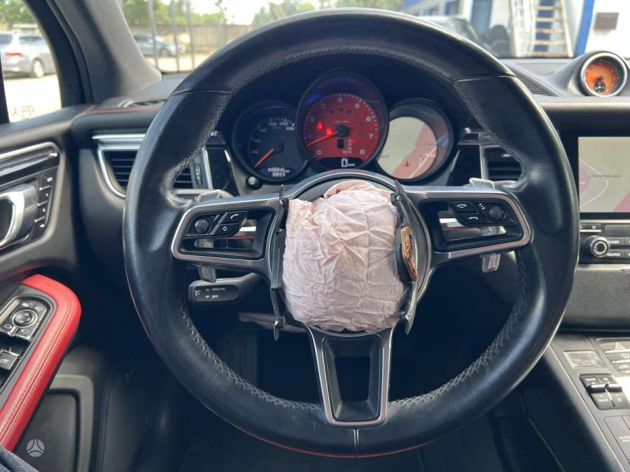 Pelēks Porsche Macan 2017 Kauņa, ar dzinēja tilpumu 3.00 L un nobraukumu 149 tūkst. km par 9900 €, foto 32 vietnē AUTOMOTO.COM.LV