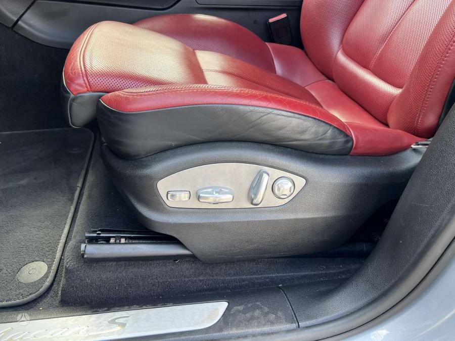 Pelēks Porsche Macan 2017 Kauņa, ar dzinēja tilpumu 3.00 L un nobraukumu 149 tūkst. km par 9900 €, foto 39 vietnē AUTOMOTO.COM.LV