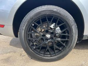 Pelēks Porsche Macan 2017 Kauņa, ar dzinēja tilpumu 3.00 L un nobraukumu 149 tūkst. km par 9900 €, foto 48 vietnē AUTOMOTO.COM.LV