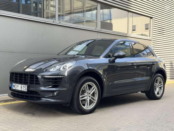 Grey Porsche Macan 2017 in Vilnius, with an engine capacity of 1.98 L and mileage of 141 thousand km for 22900 €, photo 1 on AUTOMOTO.COM.LV