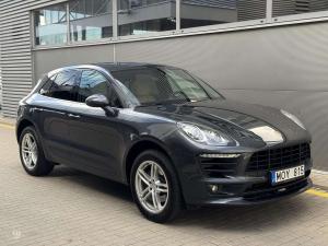 Grey Porsche Macan 2017 in Vilnius, with an engine capacity of 1.98 L and mileage of 141 thousand km for 22900 €, photo 3 on AUTOMOTO.COM.LV