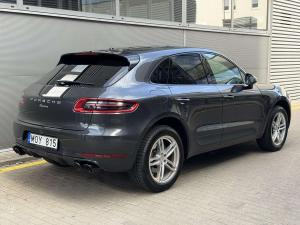 Grey Porsche Macan 2017 in Vilnius, with an engine capacity of 1.98 L and mileage of 141 thousand km for 22900 €, photo 4 on AUTOMOTO.COM.LV