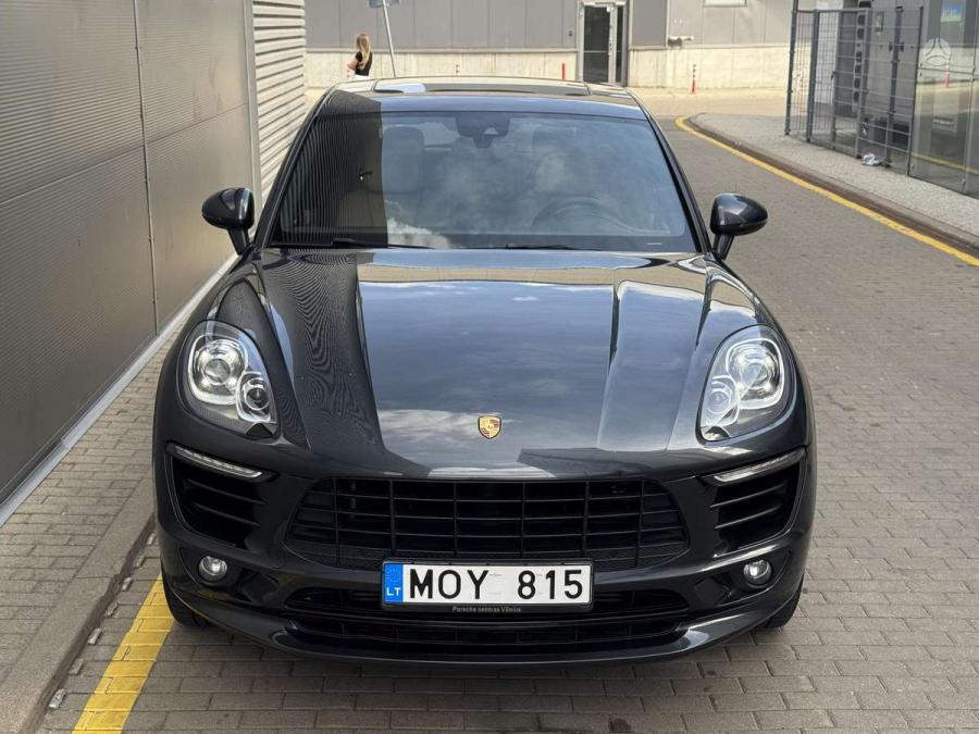 Grey Porsche Macan 2017 in Vilnius, with an engine capacity of 1.98 L and mileage of 141 thousand km for 22900 €, photo 6 on AUTOMOTO.COM.LV
