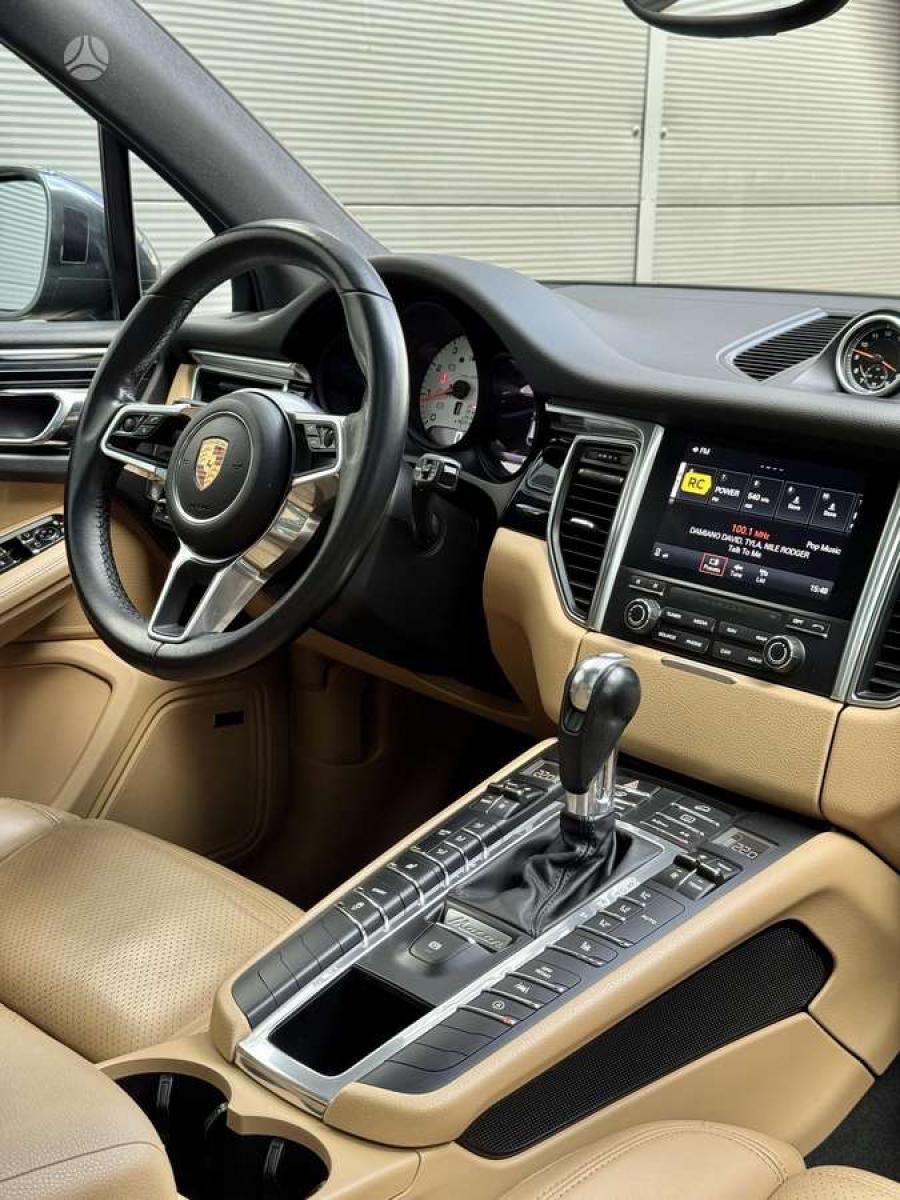 Grey Porsche Macan 2017 in Vilnius, with an engine capacity of 1.98 L and mileage of 141 thousand km for 22900 €, photo 14 on AUTOMOTO.COM.LV