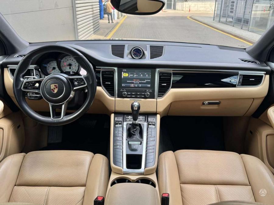 Grey Porsche Macan 2017 in Vilnius, with an engine capacity of 1.98 L and mileage of 141 thousand km for 22900 €, photo 15 on AUTOMOTO.COM.LV
