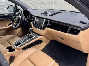 Grey Porsche Macan 2017 in Vilnius, with an engine capacity of 1.98 L and mileage of 141 thousand km for 22900 €, photo 19 on AUTOMOTO.COM.LV