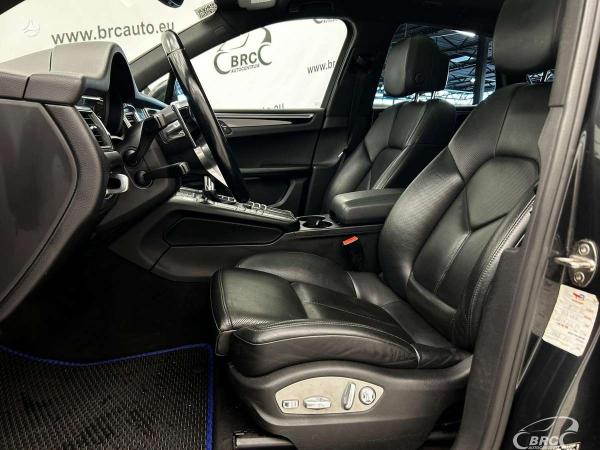 Grey Porsche Macan 2017 in Vilnius, with an engine capacity of 1.98 L and mileage of 174 thousand km for 21500 €, photo 6 on AUTOMOTO.COM.LV