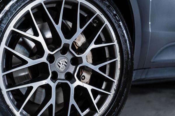 Pelēks Porsche Macan 2017 Viļņa, ar dzinēja tilpumu 3.00 L un nobraukumu 99 tūkst. km par 29000 €, foto 11 vietnē AUTOMOTO.COM.LV