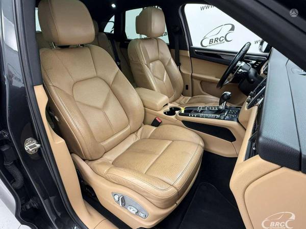 Grey Porsche Macan 2017 in Vilnius, with an engine capacity of 3.00 L and mileage of 242 thousand km for 21000 €, photo 7 on AUTOMOTO.COM.LV