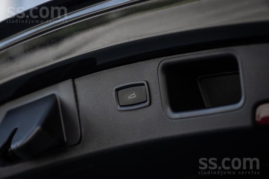 Pelēks Porsche Macan 2017 Rīga, ar dzinēja tilpumu 3.00 L un nobraukumu 198 tūkst. km par 27500 €, foto 9 vietnē AUTOMOTO.COM.LV