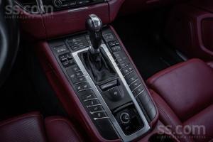 Pelēks Porsche Macan 2017 Rīga, ar dzinēja tilpumu 3.00 L un nobraukumu 198 tūkst. km par 27500 €, foto 26 vietnē AUTOMOTO.COM.LV
