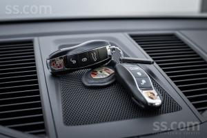 Pelēks Porsche Macan 2017 Rīga, ar dzinēja tilpumu 3.00 L un nobraukumu 198 tūkst. km par 27500 €, foto 31 vietnē AUTOMOTO.COM.LV