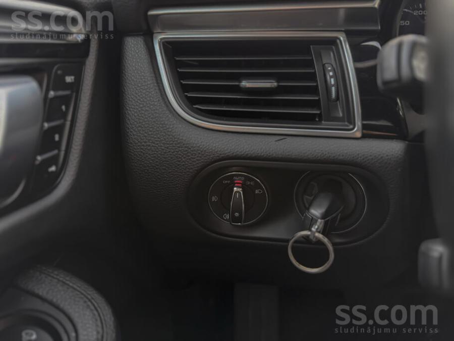 Pelēks Porsche Macan 2017 Jelgava, ar dzinēja tilpumu 3.00 L un nobraukumu 181 tūkst. km par 28900 €, foto 24 vietnē AUTOMOTO.COM.LV