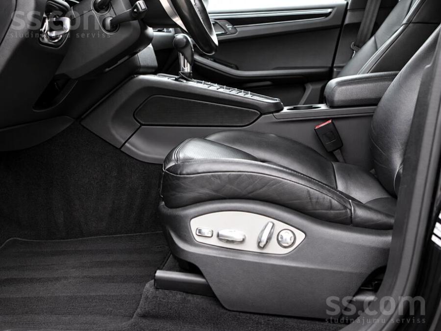 Pelēks Porsche Macan 2017 Rīga, ar dzinēja tilpumu 3.00 L un nobraukumu 286 tūkst. km par 19900 €, foto 27 vietnē AUTOMOTO.COM.LV