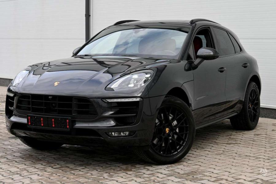 Grey Porsche Macan 2018 in Kretinga, with an engine capacity of 3.00 L and mileage of 71 thousand km for 31999 €, photo 3 on AUTOMOTO.COM.LV