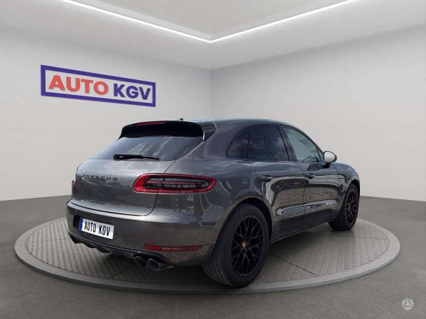 Grey Porsche Macan 2018 in Kaunas, with an engine capacity of 2.00 L and mileage of 109 thousand km for 27999 €, photo 5 on AUTOMOTO.COM.LV
