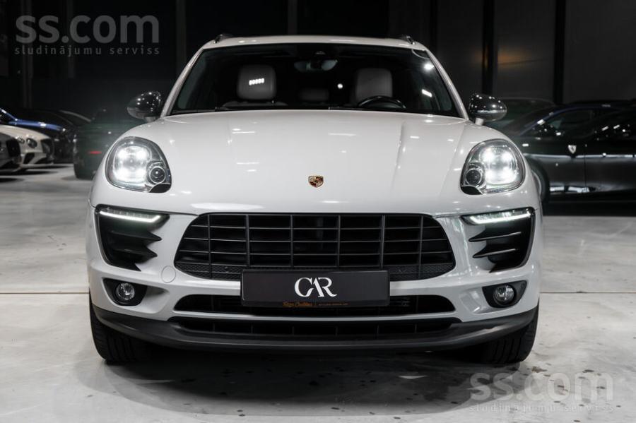Grey Porsche Macan 2018 in Riga, with an engine capacity of 2.00 L and mileage of 142 thousand km for 29900 €, photo 3 on AUTOMOTO.COM.LV