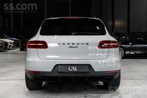 Grey Porsche Macan 2018 in Riga, with an engine capacity of 2.00 L and mileage of 142 thousand km for 29900 €, photo 6 on AUTOMOTO.COM.LV