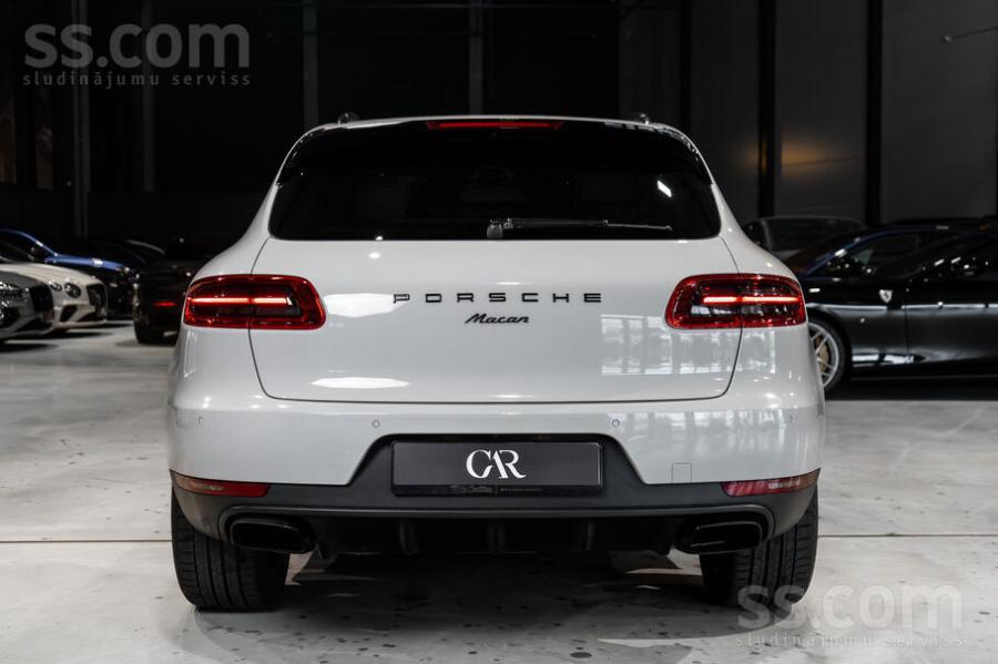 Grey Porsche Macan 2018 in Riga, with an engine capacity of 2.00 L and mileage of 142 thousand km for 29900 €, photo 6 on AUTOMOTO.COM.LV