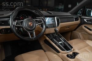 Grey Porsche Macan 2018 in Riga, with an engine capacity of 2.00 L and mileage of 142 thousand km for 29900 €, photo 10 on AUTOMOTO.COM.LV