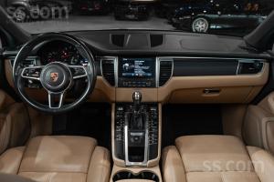 Grey Porsche Macan 2018 in Riga, with an engine capacity of 2.00 L and mileage of 142 thousand km for 29900 €, photo 11 on AUTOMOTO.COM.LV