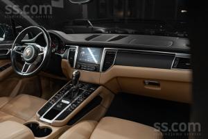 Grey Porsche Macan 2018 in Riga, with an engine capacity of 2.00 L and mileage of 142 thousand km for 29900 €, photo 12 on AUTOMOTO.COM.LV