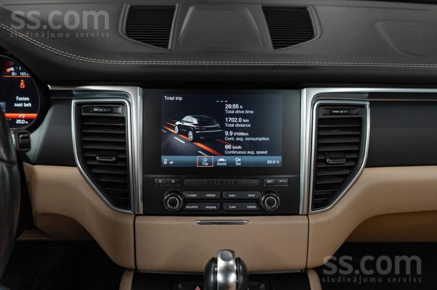 Grey Porsche Macan 2018 in Riga, with an engine capacity of 2.00 L and mileage of 142 thousand km for 29900 €, photo 23 on AUTOMOTO.COM.LV