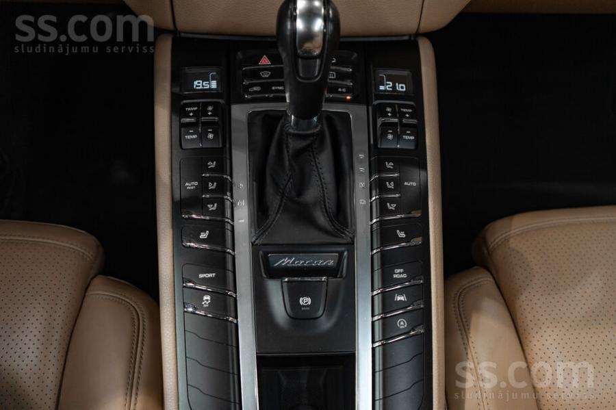 Grey Porsche Macan 2018 in Riga, with an engine capacity of 2.00 L and mileage of 142 thousand km for 29900 €, photo 24 on AUTOMOTO.COM.LV