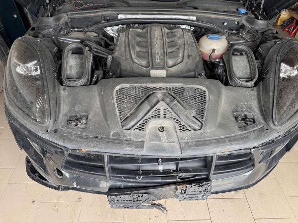 Grey Porsche Macan 2018 in Svencionys, with an engine capacity of 3.00 L and mileage of 42 thousand km for 25000 €, photo 4 on AUTOMOTO.COM.LV