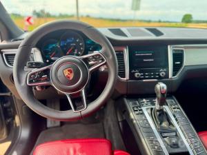 Pelēks Porsche Macan 2018 Rīga, ar dzinēja tilpumu 3.00 L un nobraukumu 148 tūkst. km par 32000 €, foto 12 vietnē AUTOMOTO.COM.LV