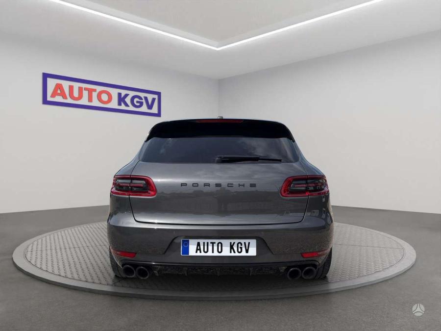 Grey Porsche Macan 2018 in Kaunas, with an engine capacity of 2.00 L and mileage of 109 thousand km for 27999 €, photo 5 on AUTOMOTO.COM.LV