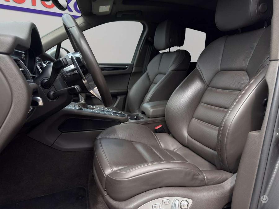 Pelēks Porsche Macan 2018 Kauņa, ar dzinēja tilpumu 2.00 L un nobraukumu 109 tūkst. km par 27999 €, foto 16 vietnē AUTOMOTO.COM.LV