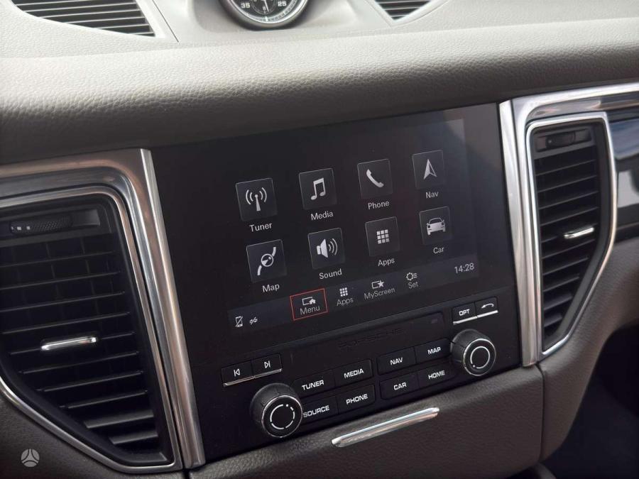 Grey Porsche Macan 2018 in Kaunas, with an engine capacity of 2.00 L and mileage of 109 thousand km for 26999 €, photo 18 on AUTOMOTO.COM.LV