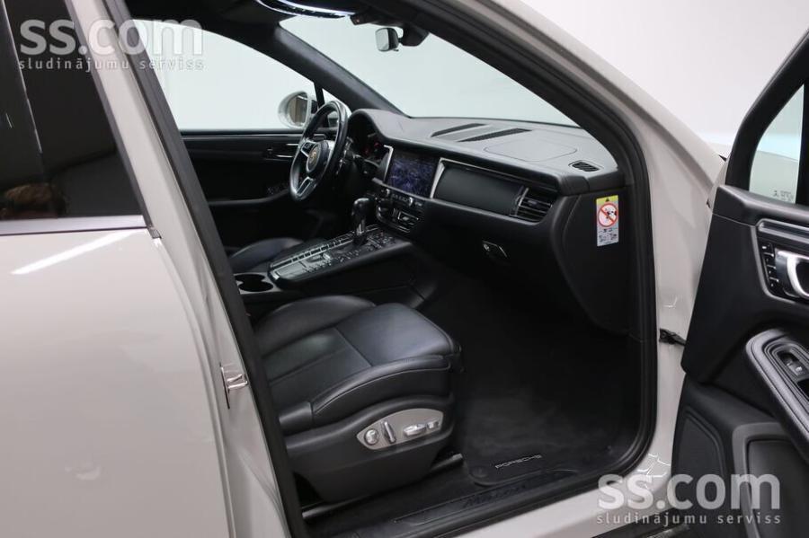 Grey Porsche Macan 2019 in Riga, with an engine capacity of 2.00 L and mileage of 87 thousand km for 42290 €, photo 10 on AUTOMOTO.COM.LV
