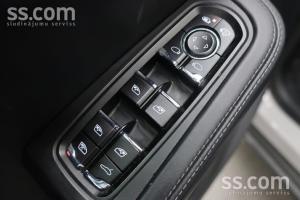 Grey Porsche Macan 2019 in Riga, with an engine capacity of 2.00 L and mileage of 87 thousand km for 42290 €, photo 16 on AUTOMOTO.COM.LV