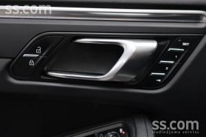 Grey Porsche Macan 2019 in Riga, with an engine capacity of 2.00 L and mileage of 87 thousand km for 42290 €, photo 17 on AUTOMOTO.COM.LV