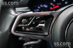 Grey Porsche Macan 2019 in Riga, with an engine capacity of 2.00 L and mileage of 87 thousand km for 42290 €, photo 20 on AUTOMOTO.COM.LV