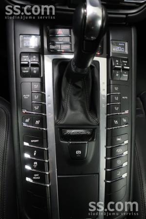 Grey Porsche Macan 2019 in Riga, with an engine capacity of 2.00 L and mileage of 87 thousand km for 42290 €, photo 25 on AUTOMOTO.COM.LV