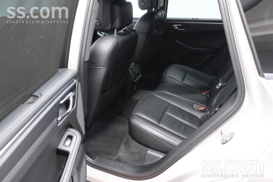 Grey Porsche Macan 2019 in Riga, with an engine capacity of 2.00 L and mileage of 87 thousand km for 42290 €, photo 28 on AUTOMOTO.COM.LV