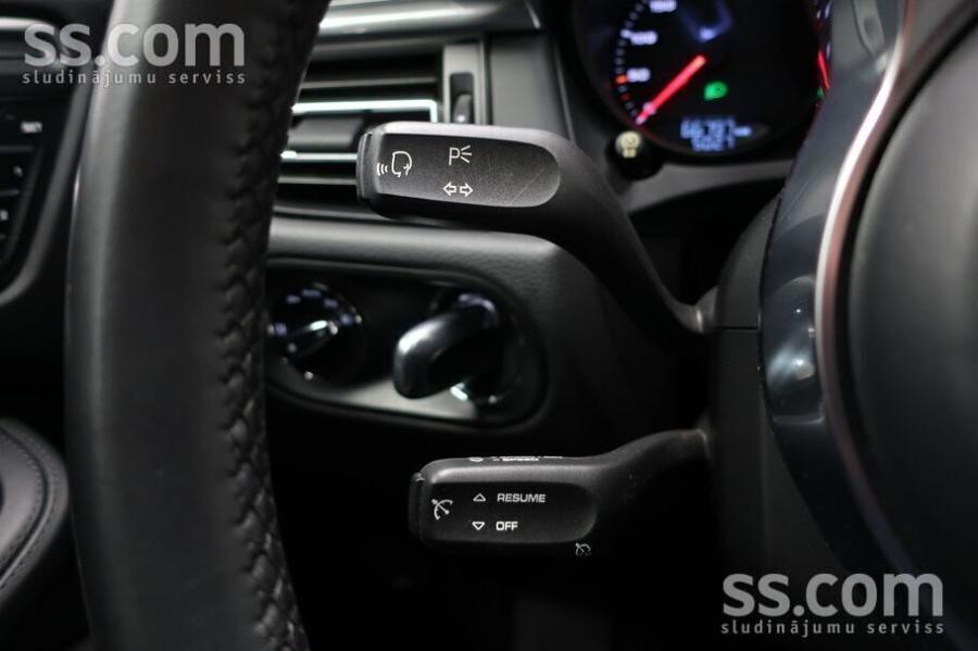 Grey Porsche Macan 2019 in Riga, with an engine capacity of 2.00 L and mileage of 87 thousand km for 42290 €, photo 32 on AUTOMOTO.COM.LV