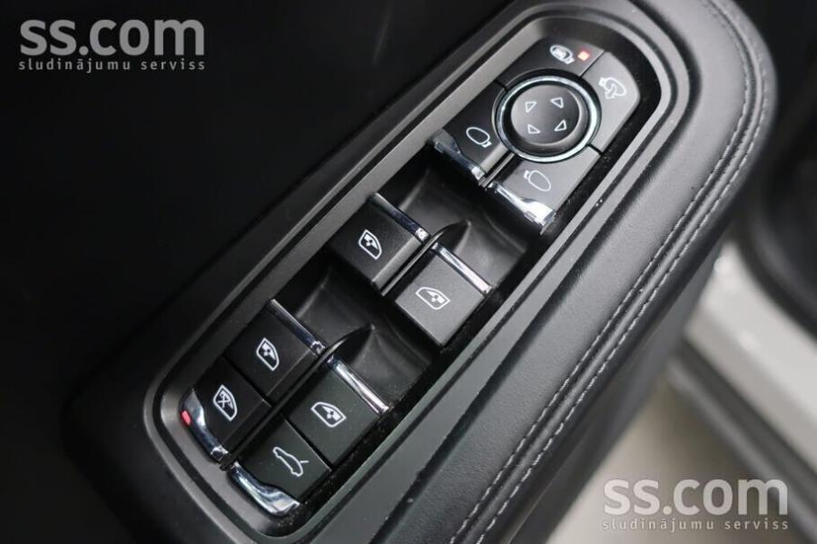 Pelēks Porsche Macan 2019 Rīga, ar dzinēja tilpumu 2.00 L un nobraukumu 90 tūkst. km par 40990 €, foto 16 vietnē AUTOMOTO.COM.LV