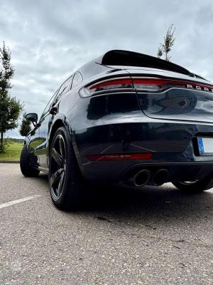 Grey Porsche Macan 2019 in Vilnius, with an engine capacity of 2.89 L and mileage of 209 thousand km for 36911 €, photo 4 on AUTOMOTO.COM.LV