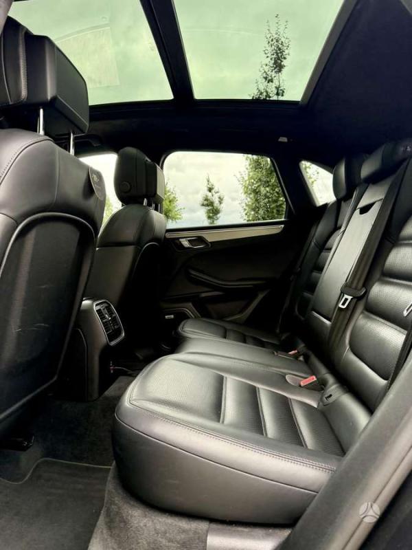 Pelēks Porsche Macan 2019 Viļņa, ar dzinēja tilpumu 2.89 L un nobraukumu 209 tūkst. km par 36911 €, foto 6 vietnē AUTOMOTO.COM.LV