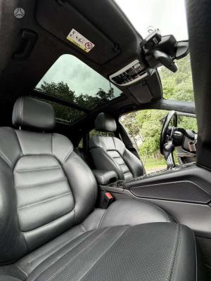 Grey Porsche Macan 2019 in Vilnius, with an engine capacity of 2.89 L and mileage of 209 thousand km for 36911 €, photo 15 on AUTOMOTO.COM.LV