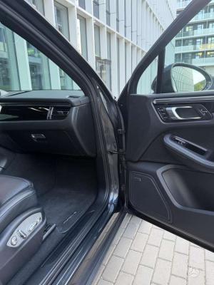 Pelēks Porsche Macan 2019 Viļņa, ar dzinēja tilpumu 1.98 L un nobraukumu 175 tūkst. km par 35000 €, foto 16 vietnē AUTOMOTO.COM.LV